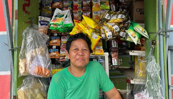 Makna Ceprotan, Tradisi Saling Lempar Kelapa Muda di Pacitan - Regional ...