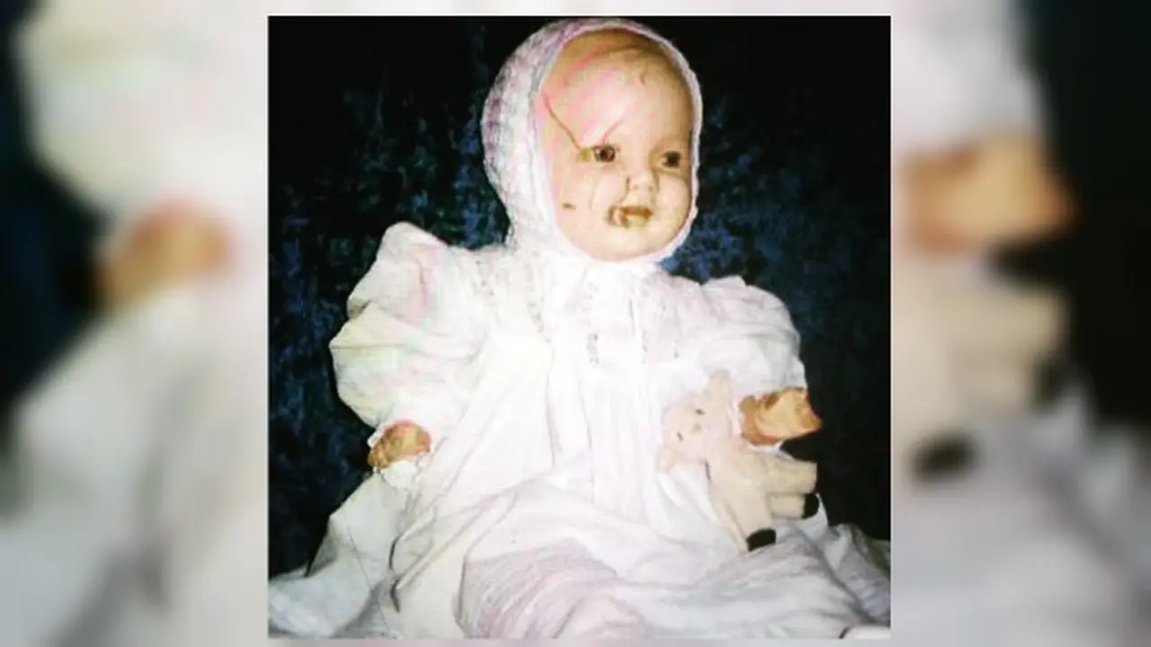 Seperti Film Sabrina, Ini 5 Boneka Menyeramkan dalam Sejarah - Global ...