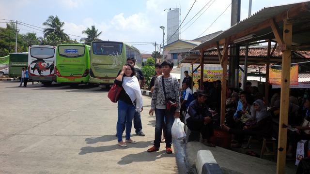 Bus AKAP Masih Beroperasi di Terminal Lebak Bulus - News Liputan6.com