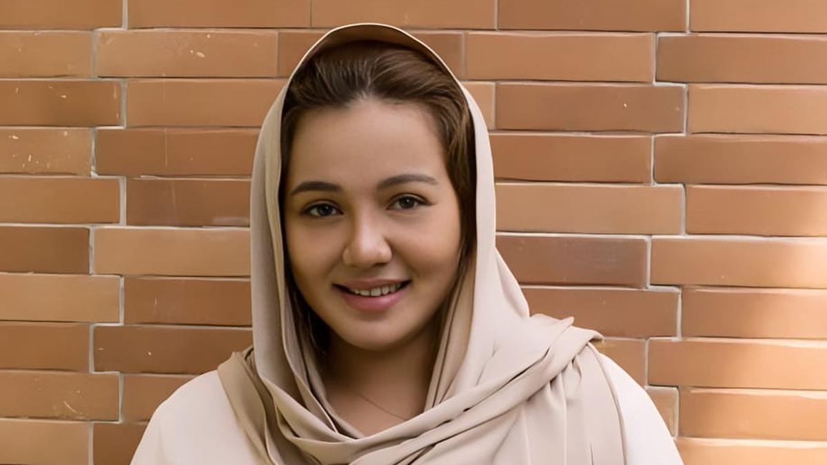 Aksi Sosial di Bulan Ramadan, Pemeran Mawar Butterfly Berbagi kepada Ojol