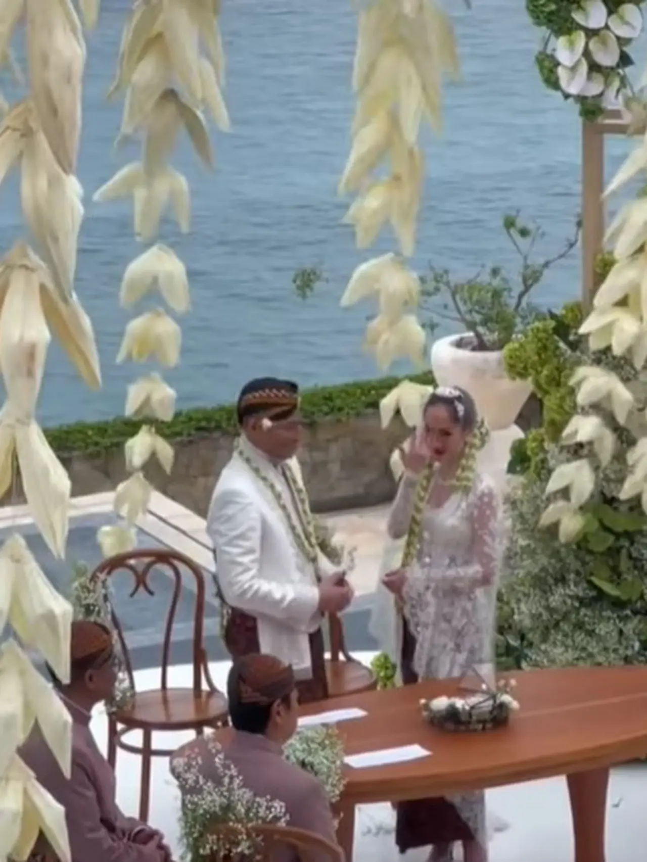 Potret Pernikahan Impian, BCL yang Cantik Jelita dengan Latar Belakang ...
