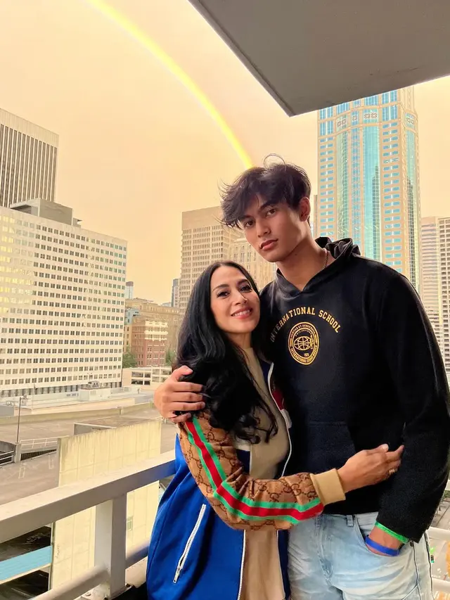 6 Potret Diah Permatasari dan Si Bungsu Marciano Nicholas, Bestie ...