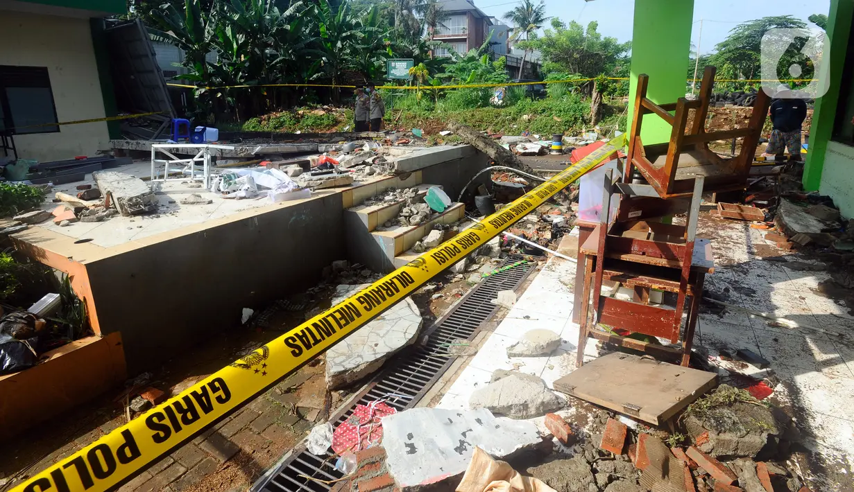 Menko PMK Muhadjir Effendy Tinjau Lokasi Tembok Roboh di MTSN 19 ...