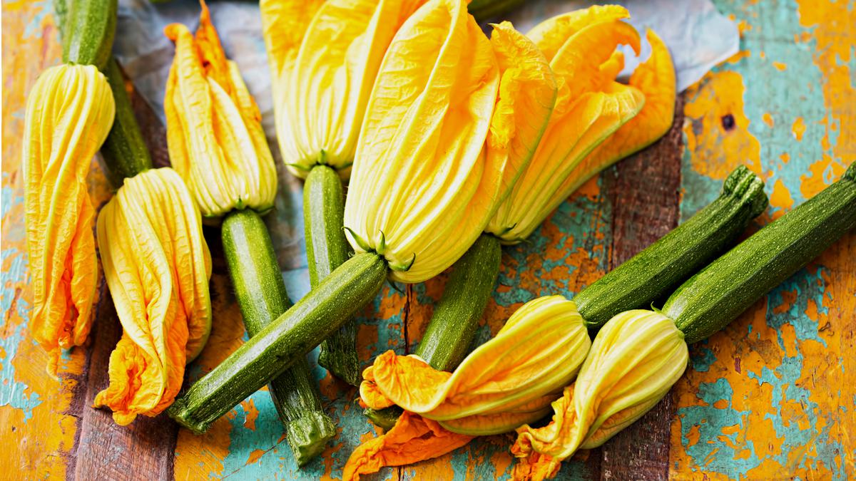 10 Bunga Ini Bisa Dimakan dan Punya Manfaat Kesehatan - Lifestyle ...