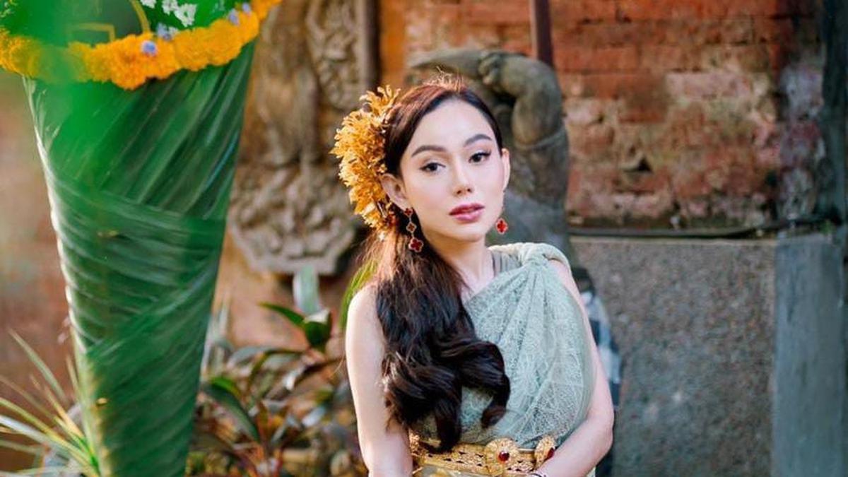 Selebgram Putri Permata Dapat Pujian Princess of Bahrain - ShowBiz ...