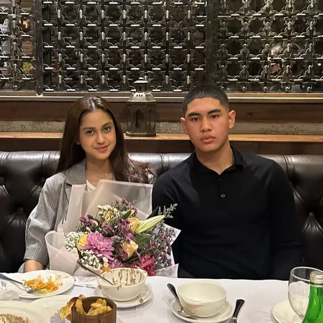 6 Potret Asila Maisa Anak Ramzi Bareng Pacar, Gandeng Kekasih di Usia 17 Tahun - Hot Liputan6.com