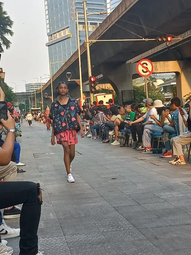 Melihat Aksi Bonge dan Geng Citayam Fashion Week Melenggang di Runway Sesungguhnya - Fashion ...