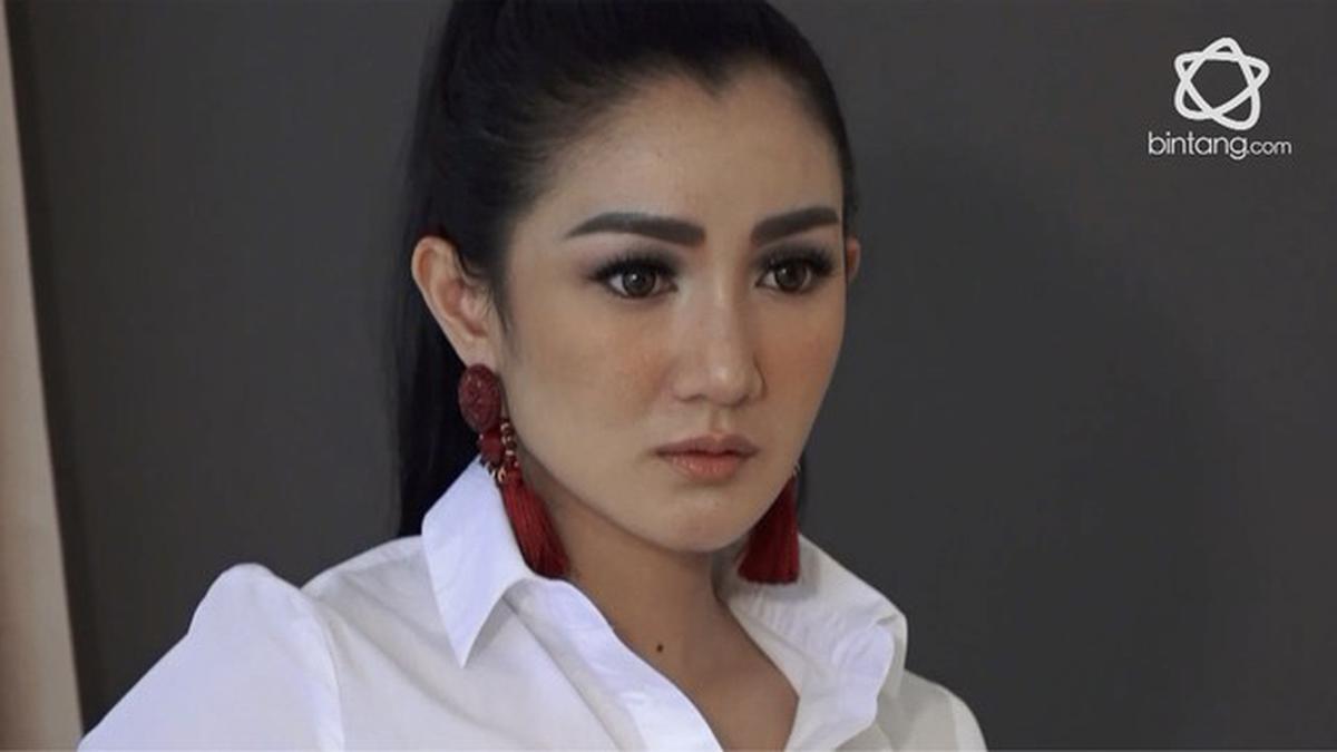 Perjalanan Karir Musik Melly Mono - Entertainment Fimela.com