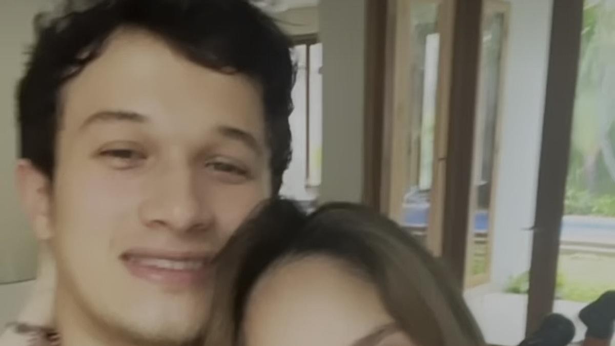 6 Potret Keseruan Cinta Laura dan Arya Vasco saat Masak Bareng, Mesra ...