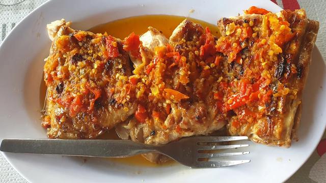 31 Rekomendasi Tempat Makan Enak dan Populer di Ambon, Tak Boleh ...