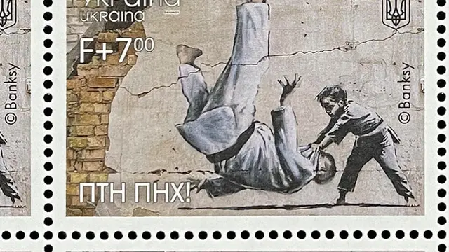 Mural Banksy yang Sindir Vladimir Putin Tercetak di Prangko Ukraina ...