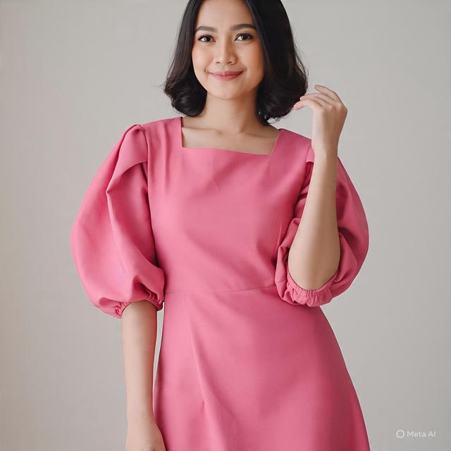 14 Inspirasi Outfit Ibu-Ibu Kece 2025, Tampil Modis dan Nyaman Seharian