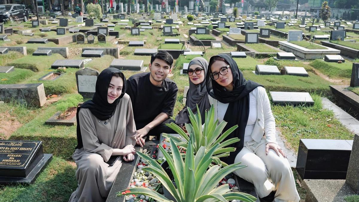 Aaliyah Massaid dan Thariq Halilintar Ziarah ke Makam Adjie Massaid: Dad, Keluarganya Sudah ...