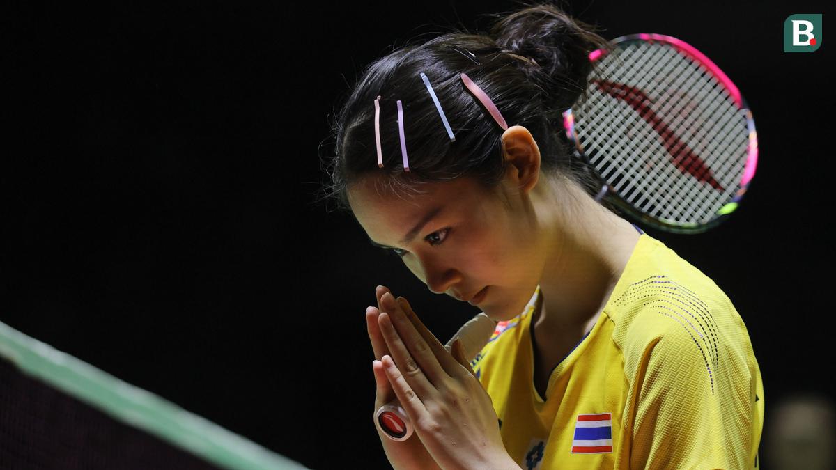 Foto: Pesona Pebulu Tangkis Thailand, Pitchamon Opatniputh saat Beraksi ...