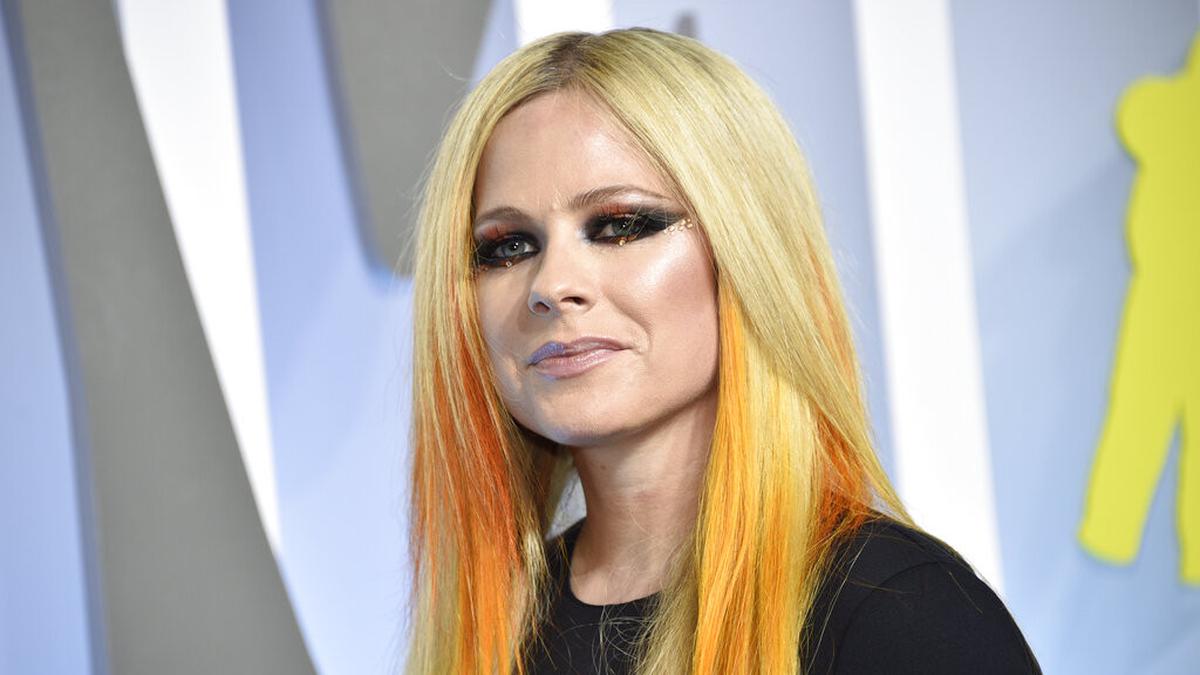 Potret Terbaru Avril Lavigne Sang Pop Punk Princess, Termasuk Datang ...