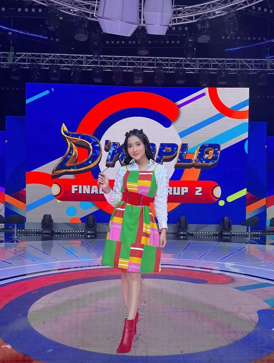 Beda Penampilan di Panggung dan Keseharian, Potret Yeni Inka Memesona ...