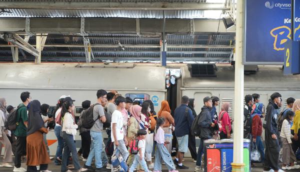 Mengenal Kilogram Pop-Up Cafe, Tempat Nongkrong Asri di Lembang ...