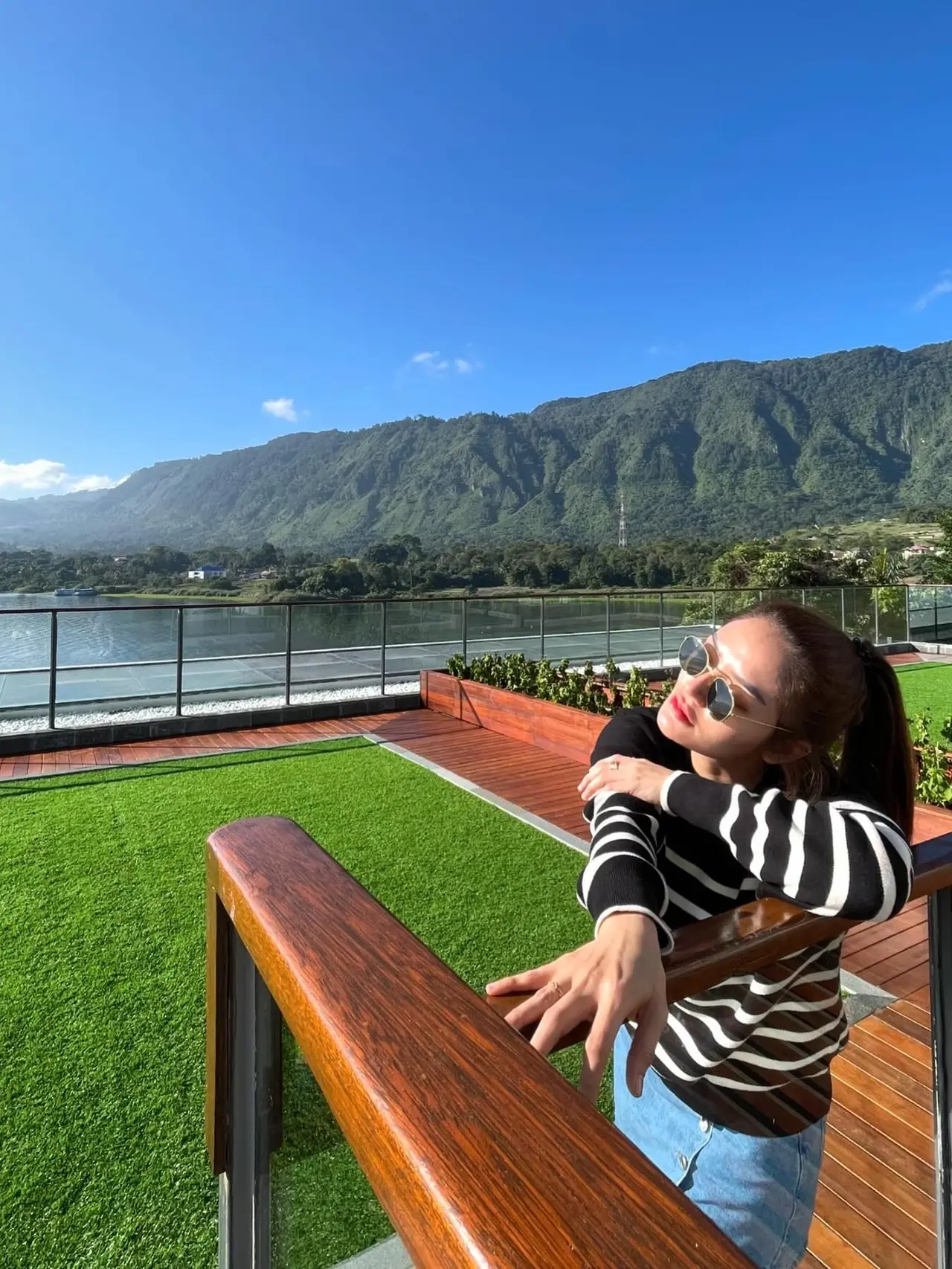 7 Potret Seru Siti Badriah dan Krisjiana Baharudin Liburan ke Samosir ...