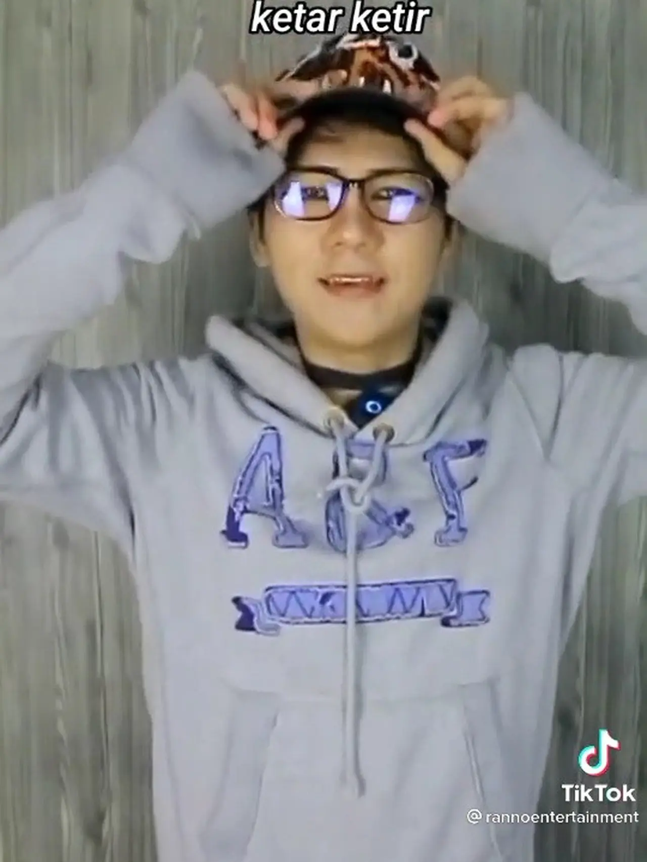 7 Potret Penampilan Asli Pesulap Merah, Disebut Ganteng ala Wibu - Hot ...