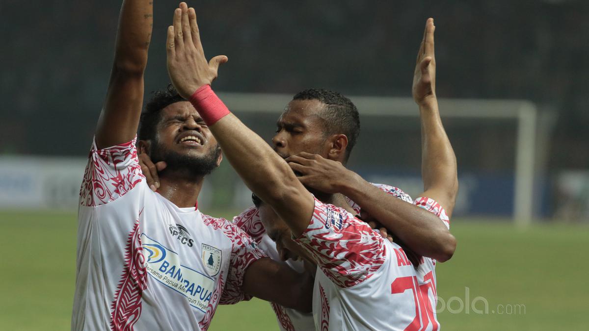 Diwarnai 2 Kartu Merah, Duel Persija Vs Persipura Berakhir Imbang ...