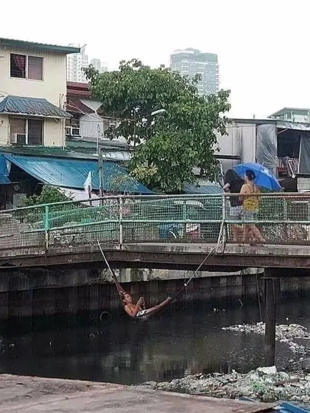 6 Potret Orang Santai di Tempat Tidur Gantung Low Budget Ini Bikin ...