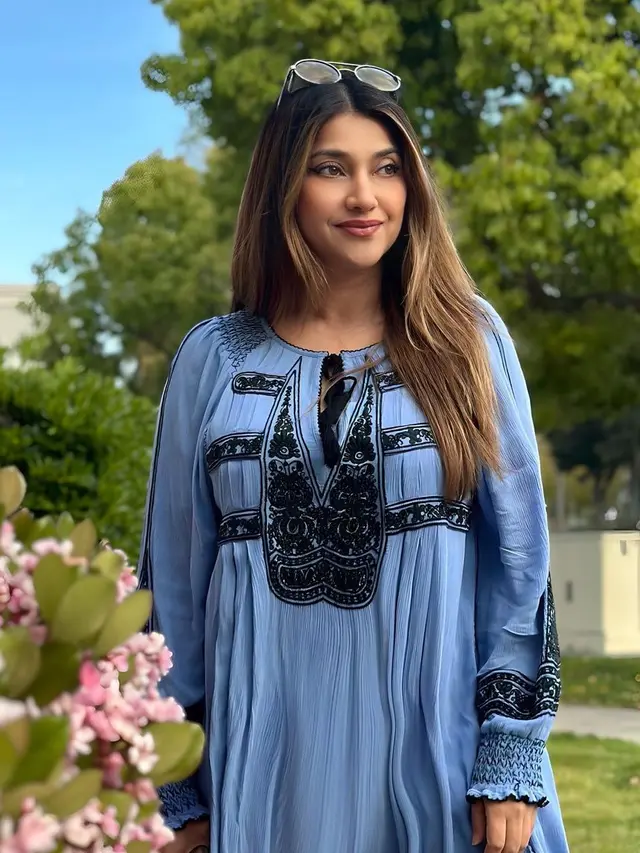 7 Potret Terbaru Sarah Azhari yang Pilih Tinggalkan Karier dan Menetap di Amerika - Hot Liputan6.com