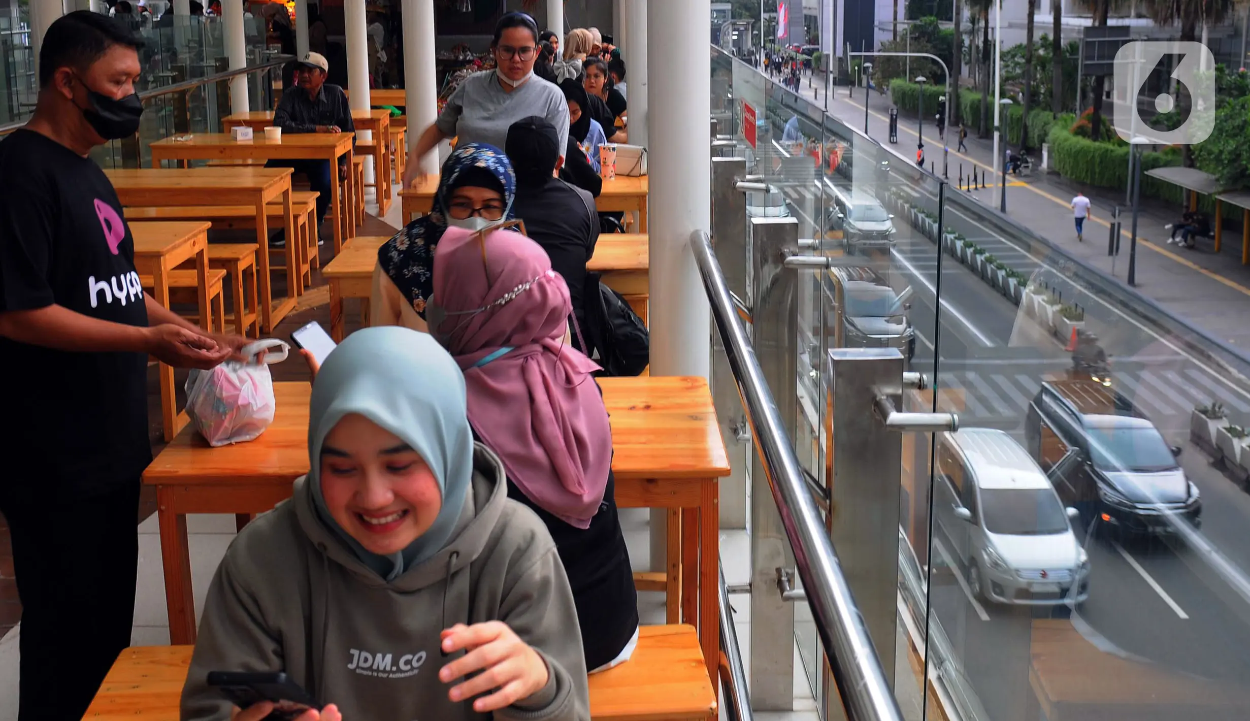 Festival Tjemilan Tije Hadirkan Jajanan Jadul di Halte Transjakarta ...