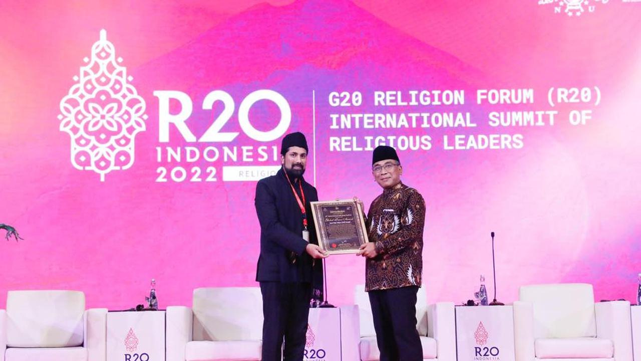 Ketum PBNU Gus Yahya Terima 2 Penghargaan Atas Inisiasi NU Helat R20