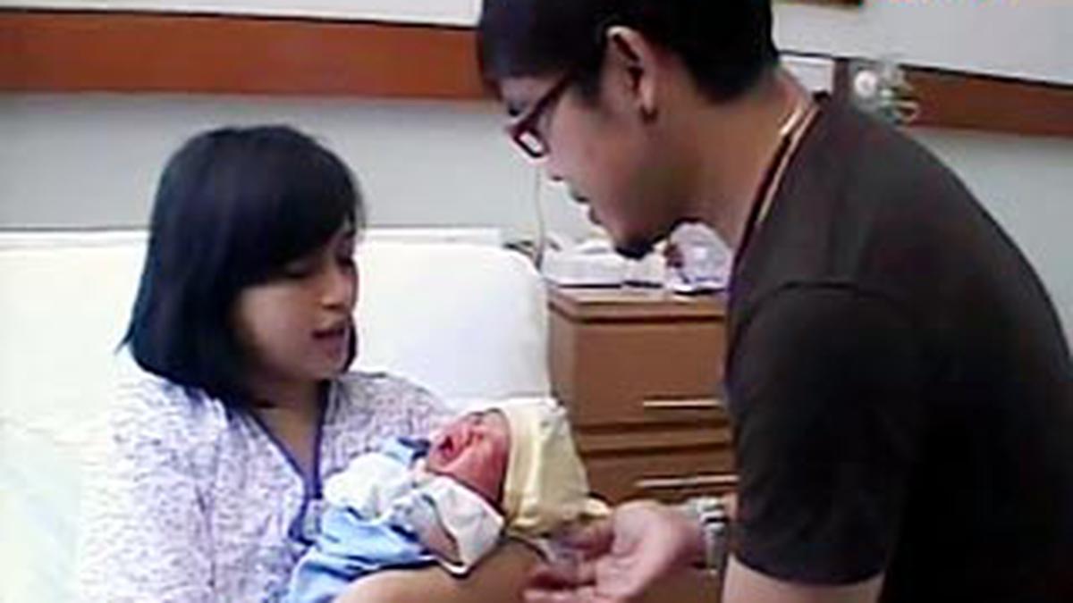 Moldy "Radja" Saksikan Kelahiran Anaknya - ShowBiz Liputan6.com