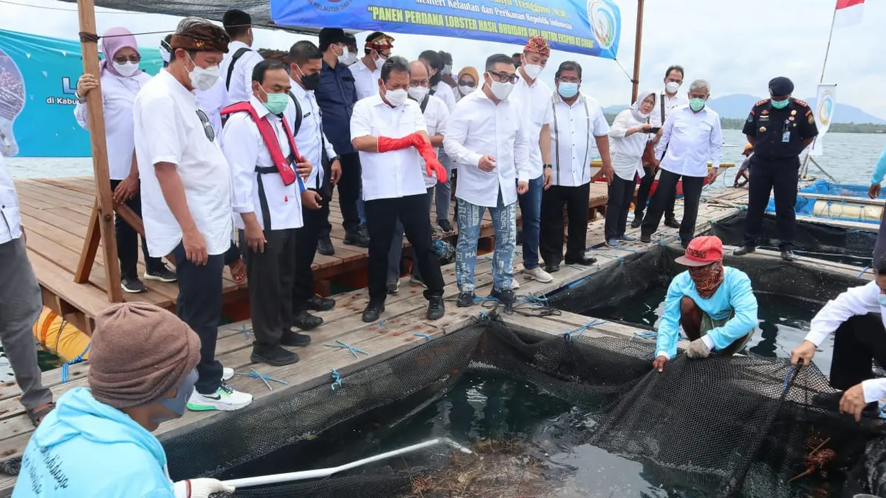 Bangkitkan UMKM Perikanan dari Pandemi, KKP Beri Bantuan Gudang Beku ...