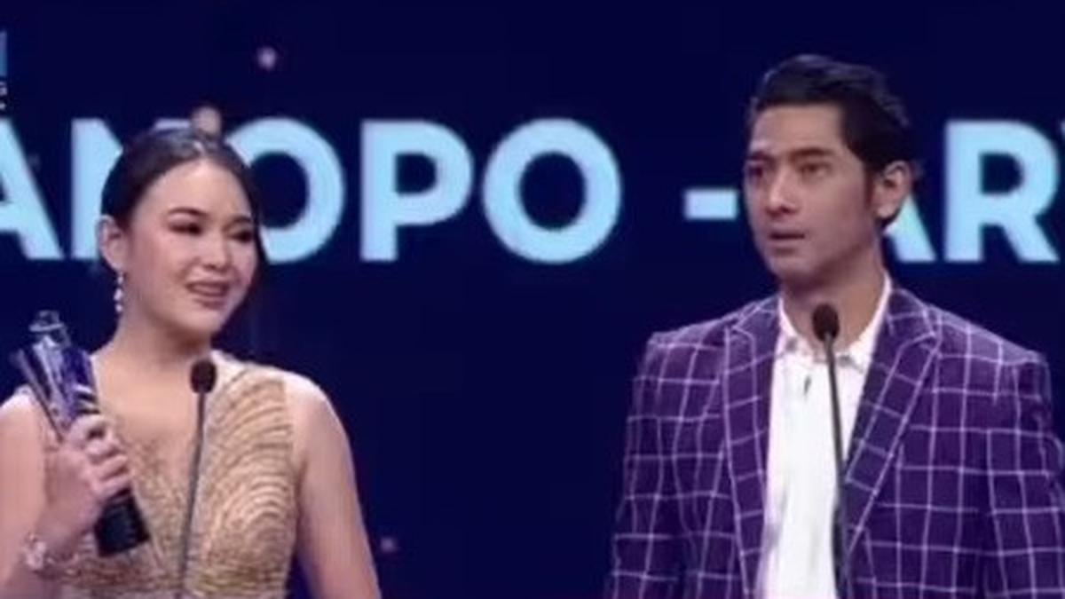 5 Momen Arya Saloka dan Amanda Manopo Reuni di Acara Penghargaan, Ucap ...