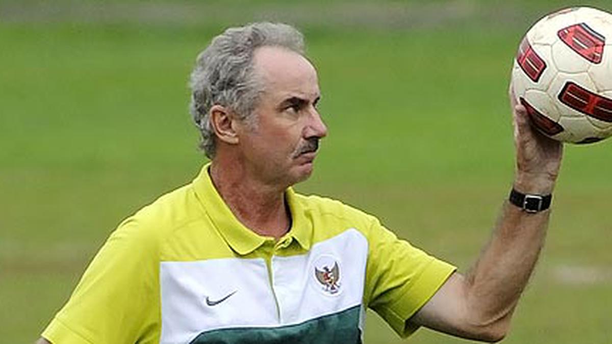 Riedl Gantungkan Masa Depan - Bola Liputan6.com