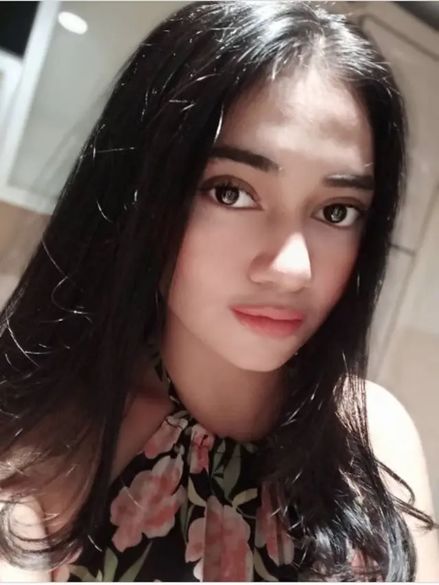 6 Potret Firstriana Aldila Pemeran Vina di Mega Series Suara Hati Nur ...