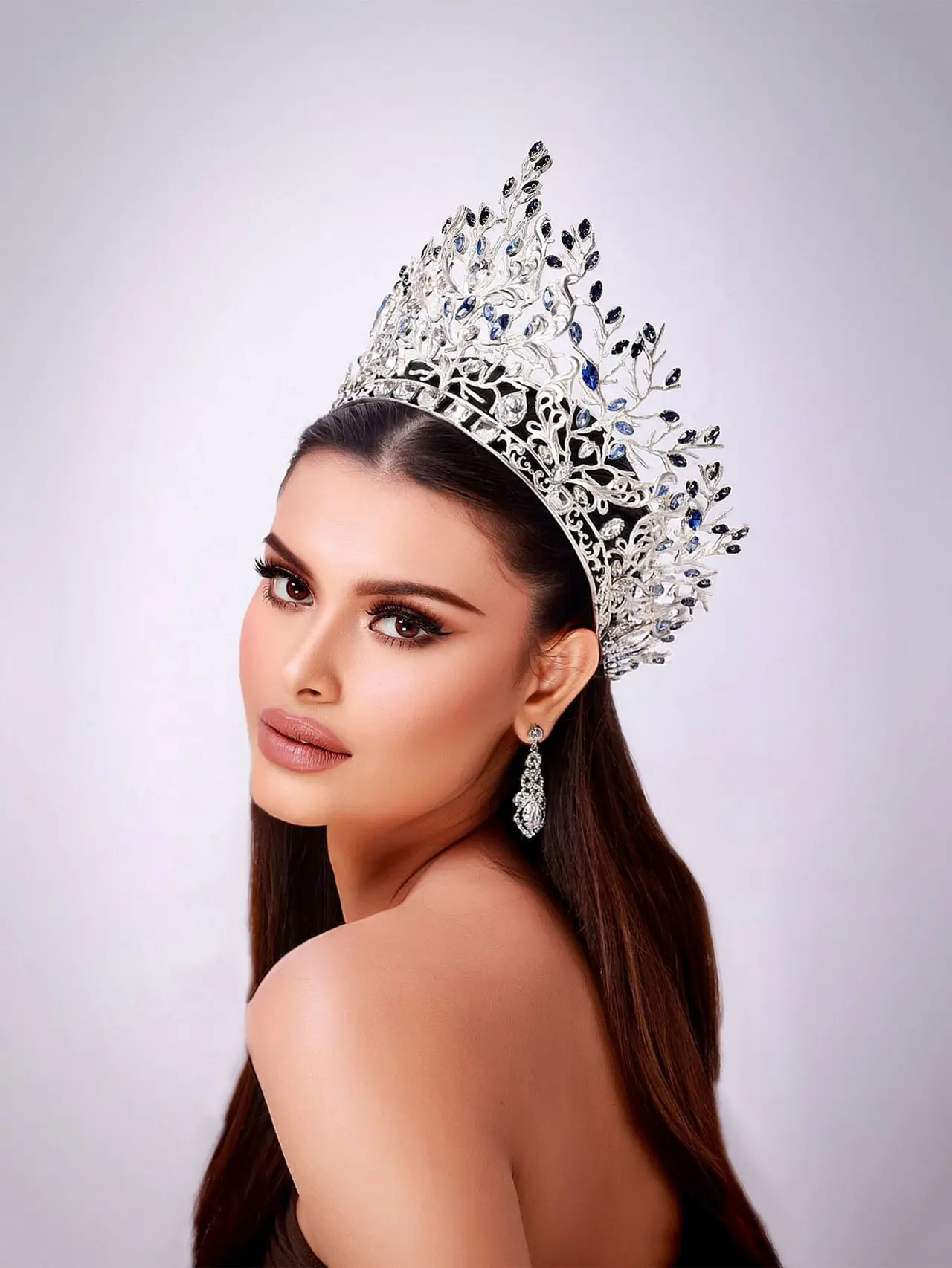 Stevanie Sheldrick Raih Gelar Miss Mega Bintang Kepulauan Riau 2024 ...