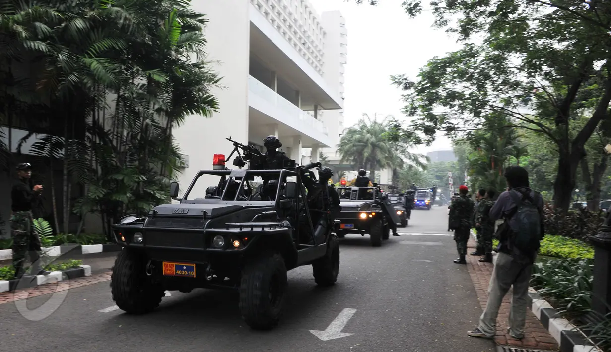 Aksi Keren Pasukan TNI Saat Lumpuhkan Teroris - Foto Liputan6.com