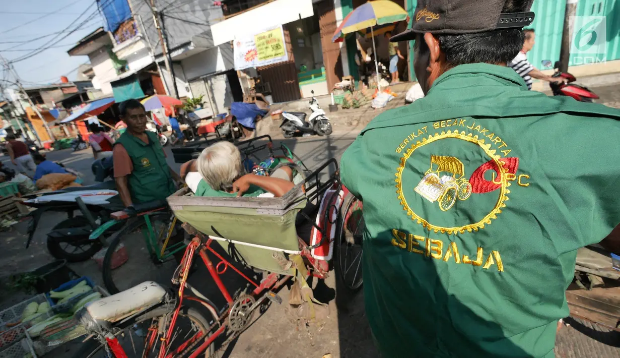 FOTO: Akomodasi Operasional Becak, Pemprov DKI Bakal Revisi Perda ...