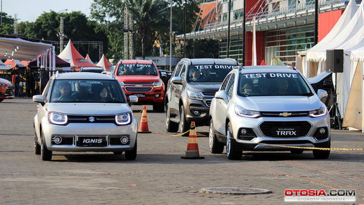 Mobil-mobil Test Drive di IIMS 2017 - Galeri Otosia.com