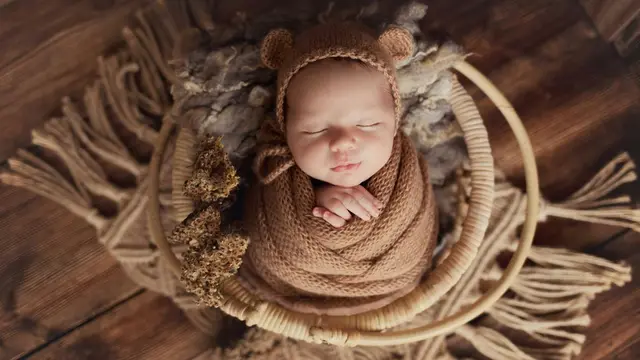 105 Nama Bayi Perempuan 2 Kata Modern dan Artinya