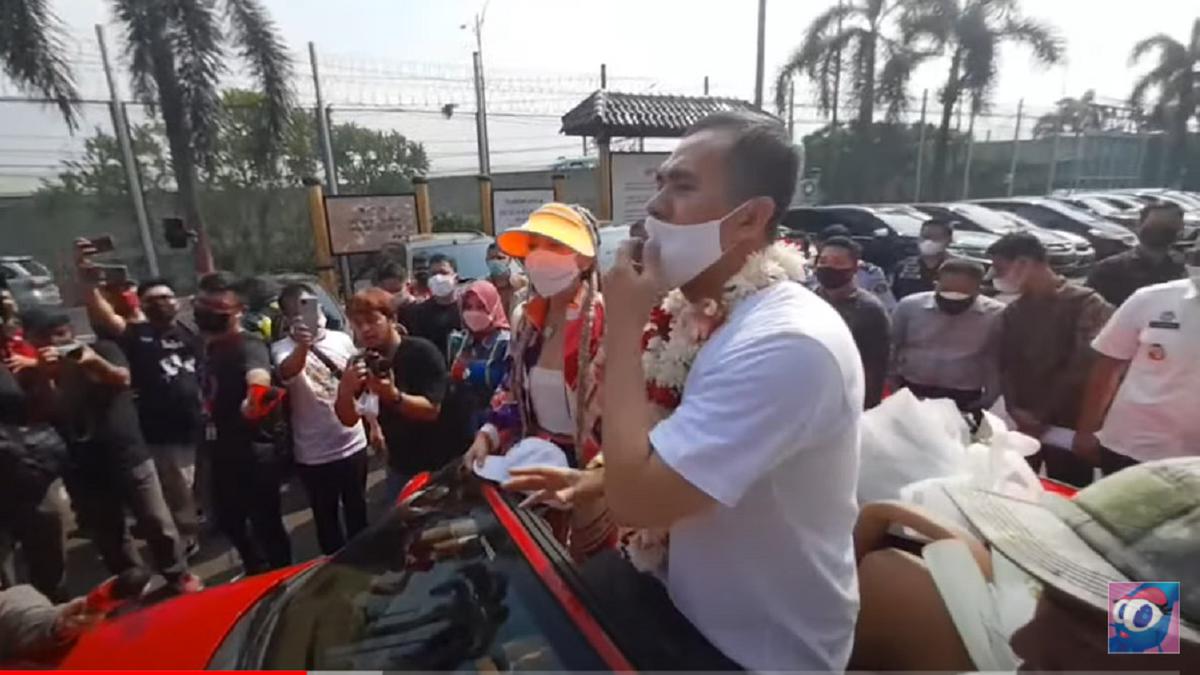 Kebebasan Disambut Meriah, Saipul Jamil Dicibir Habis-habisan - ShowBiz Liputan6.com