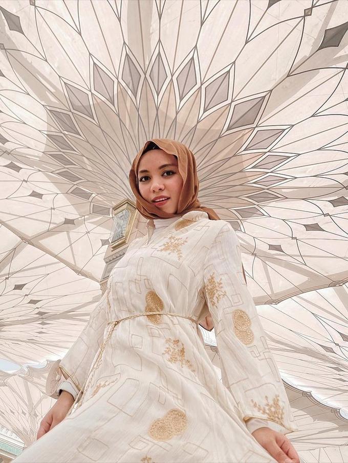 Potret Sohwa Adik Atta Halilintar yang Hobi Travelling, Background ...