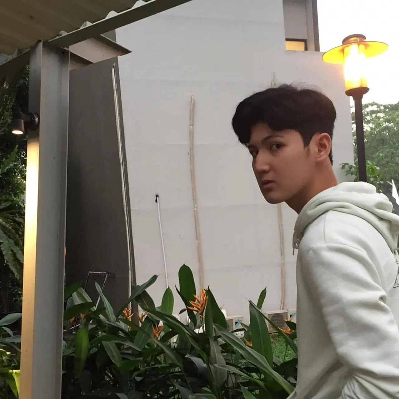 6 Potret Ganteng Shendy Karunia, Pendatang Baru yang Curi Perhatian di ...