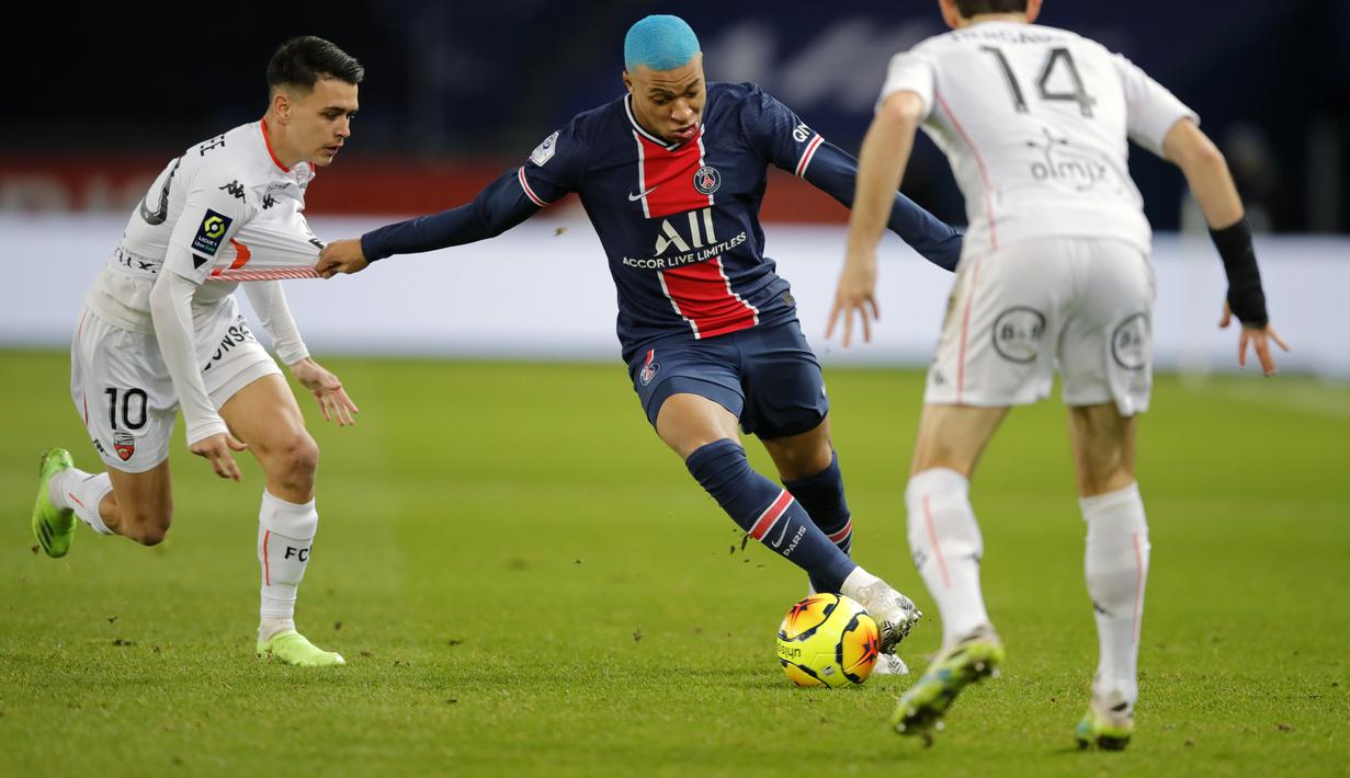 FOTO: Kylian Mbappe Tampil Nyentrik Dengan Rambut di Cat Biru