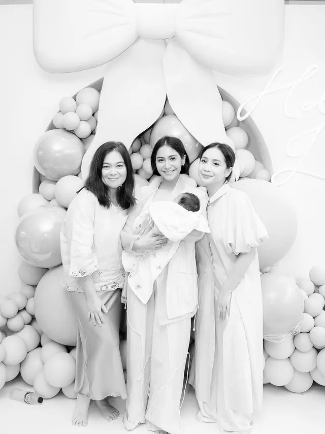 6 Gaya Serba Pink Keluarga Raffi Ahmad dan Nagita Slavina Gelar Aqiqah Baby Lily - Fashion ...