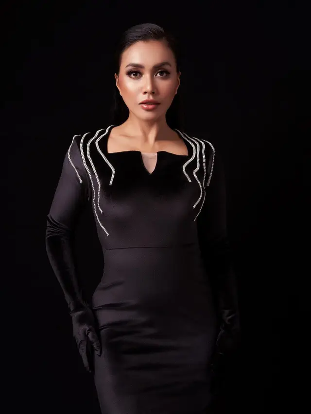 Denada Kenalkan Makna Idul Adha kepada Putrinya, Bahas Hewan Kurban ...