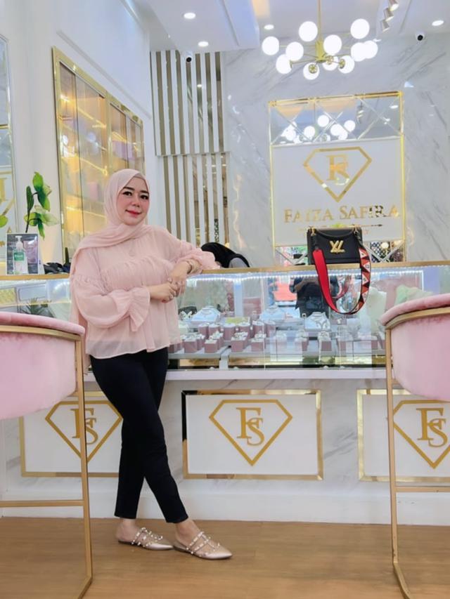 Selebgram Fitry Kurniaty Sorot Investasi Berlian, Beri Tips 4C Beli ...
