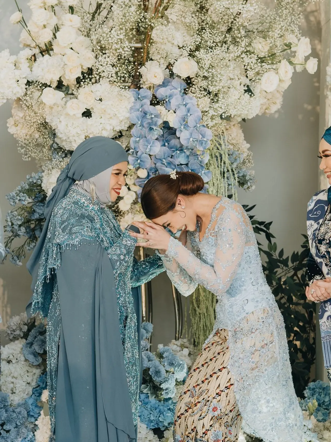 6 Potret Thariq Halilintar Melamar Aaliyah Massaid, Foto Almarhum Adjie ...