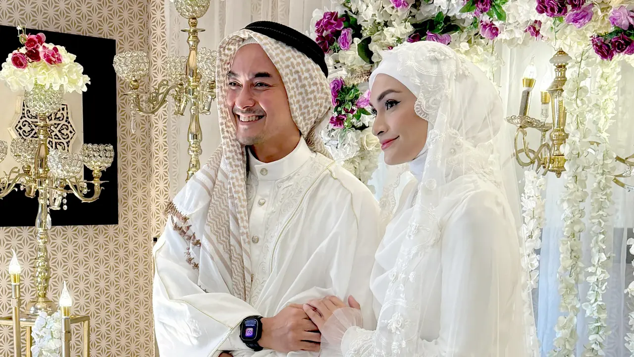 Putri Zulkifli Hasan dan Zumi Zola Resmi Menikah di Madinah - News ...