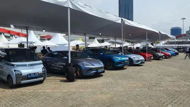 Daftar Mobil yang Bisa di-Test Drive Pengunjung IIMS 2024 - Otomotif ...