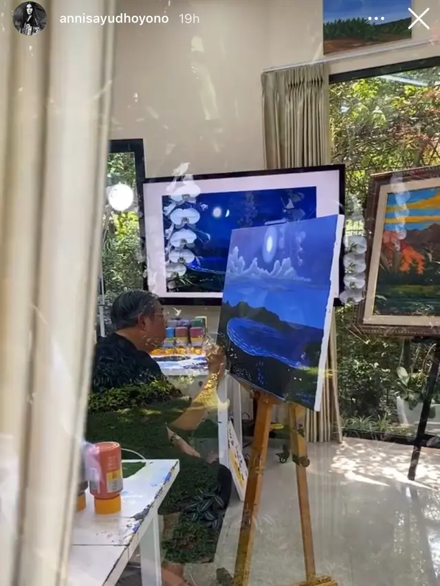 Interior Studio Lukis Milik SBY, Dihiasi Jendela Besar - Lifestyle ...