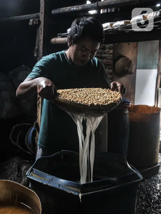 FOTO: Produksi Tempe di Industri Rumahan Tanjung Priok - Foto Liputan6.com